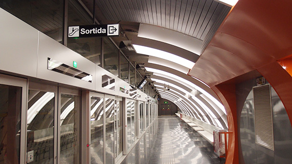 Luxes | Estación de metro La Foneria